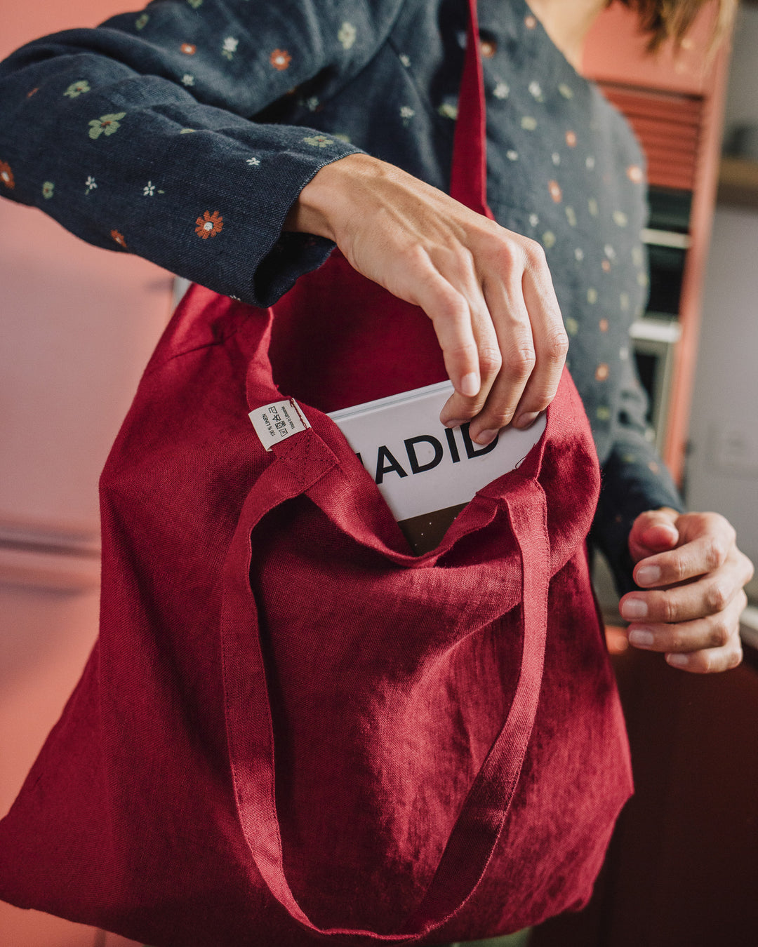 Book Lover'S Linen Tote Bag / Gift Bag (In Red Wine) – Linen Dress